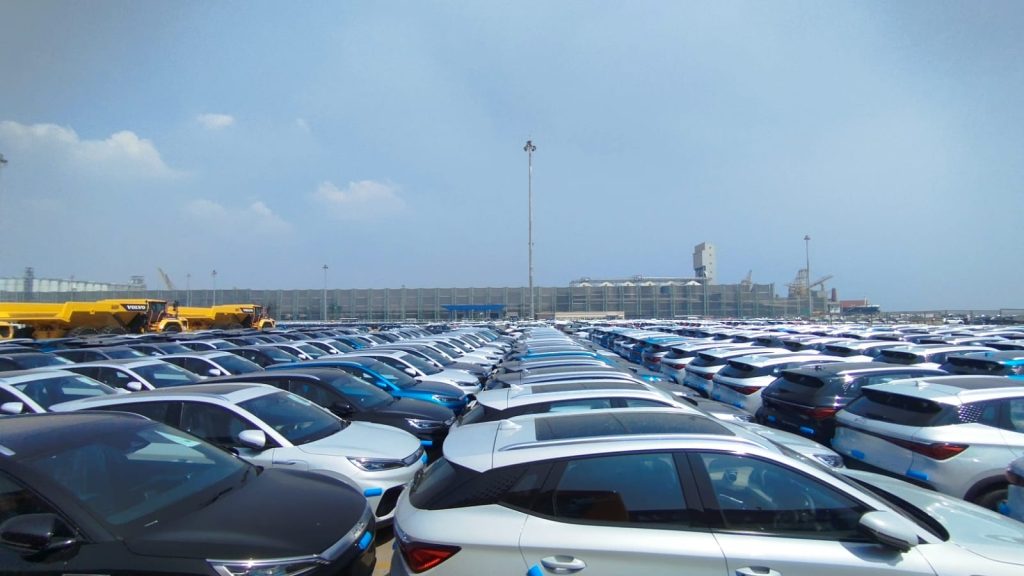 Permintaan Meningkat, PT IKT Layani Bongkar Muat Kendaraan Listrik ...